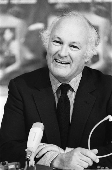 英国“全类型”导演彼得-叶茨去世 享年81岁_手机新浪网