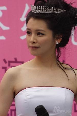 徐若瑄“V”我独尊打造国际时尚流行新趋势_徐若瑄新浪博客-CSDN博客