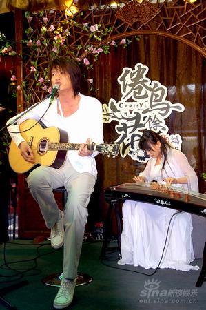 组图：游鸿明发新碟 彭佳慧挺肚合唱《夫妻脸》_影音娱乐_新浪网