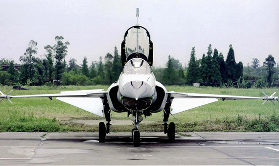 图文：中国自行研制的FC-1战机已经大量出口_新浪军事_新浪网