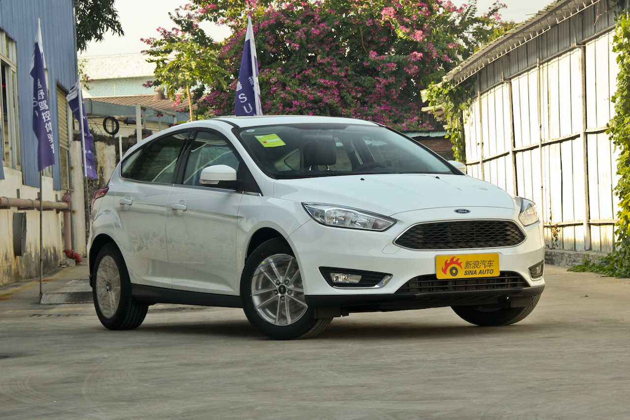 【图】2018款福克斯经典两厢1.5T自动精英型EcoBoost 180车型图图片_高清实拍图 - 新浪汽车