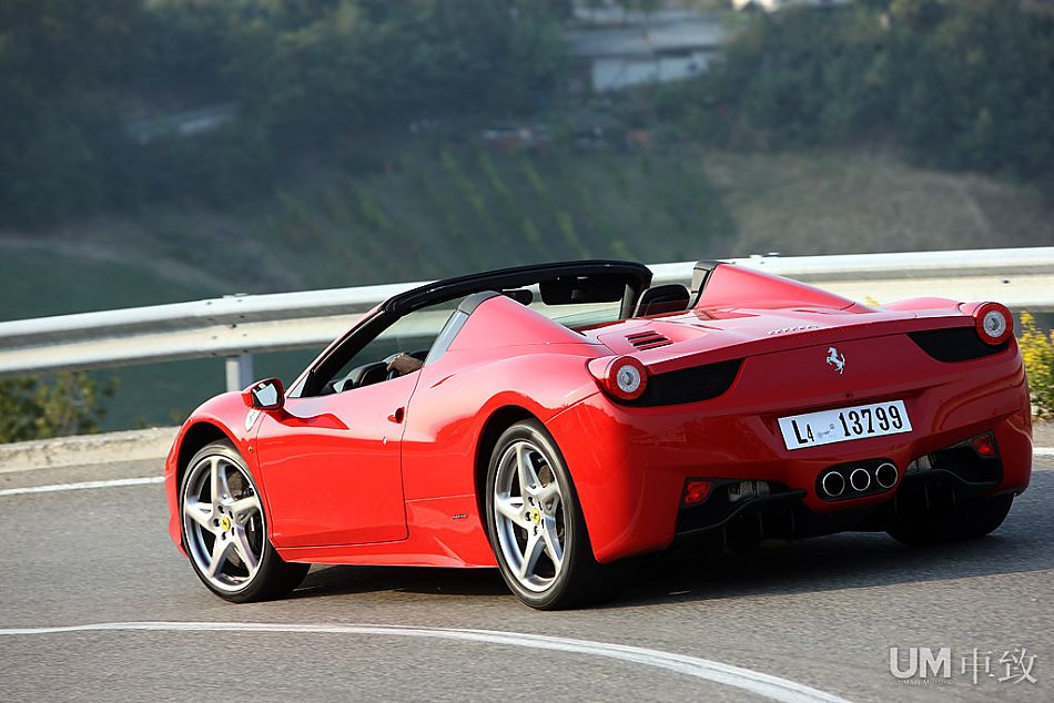 试驾法拉利458 Spider