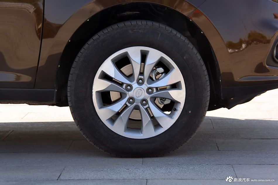 Landwind X5 E31 City SUV 160HP $20,000 – WAUTOM 中国汽车